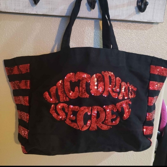 Victoria's Secret | Bags | Extra Large Victorias Secret Red And Black ...